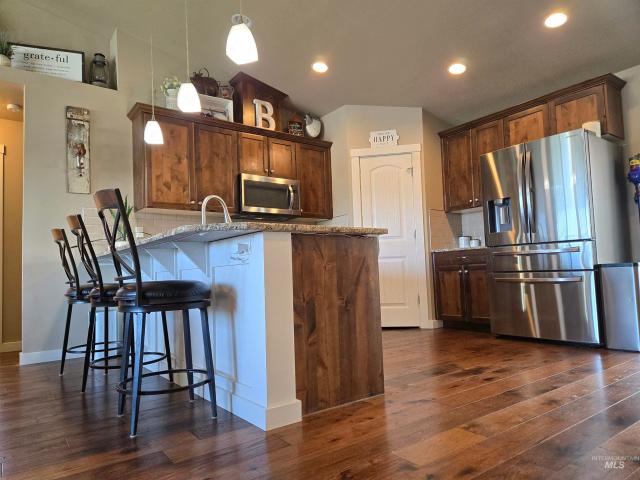 235 Meadow View Dr