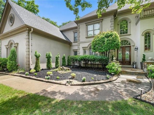 235 N Smead Ct, Roswell, GA 30076