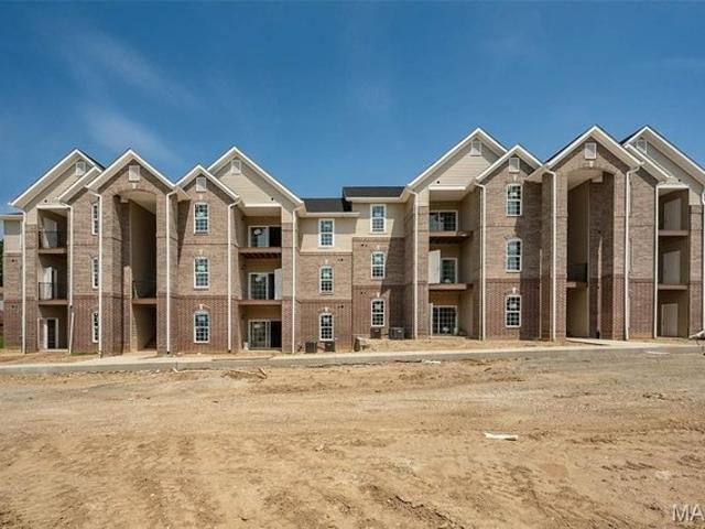 235 Nest Homes Dr, Ellisville, MO 63011