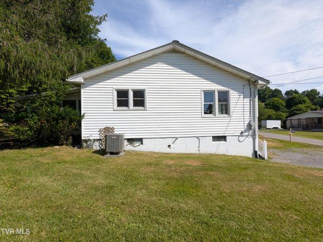 235 Southeast Glade Street