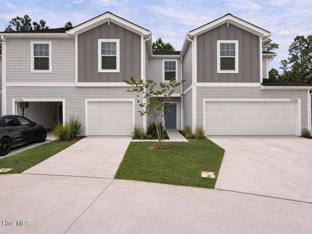 235 Senna Dr, Holly Ridge, NC 28445