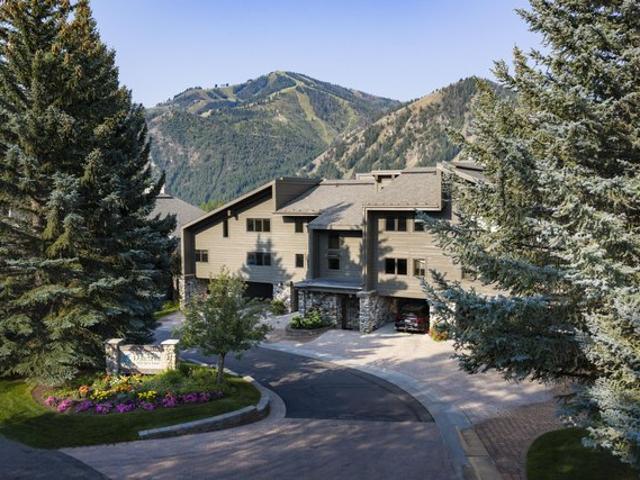 235 Spur Ln Unit 106, Ketchum, ID 83340
