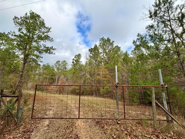 235 Private Road 6912