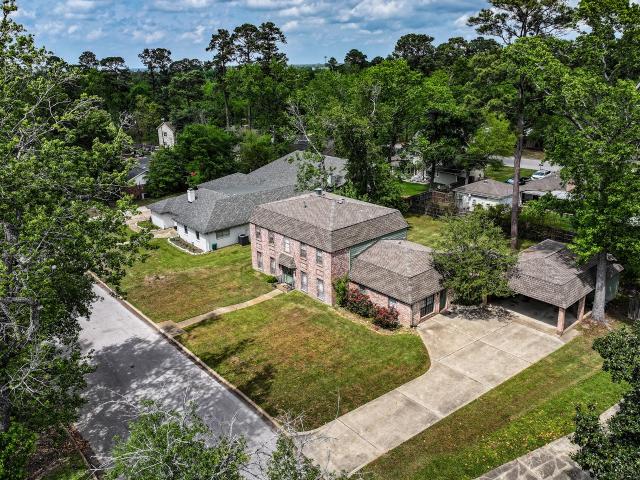 235 Royal Oaks