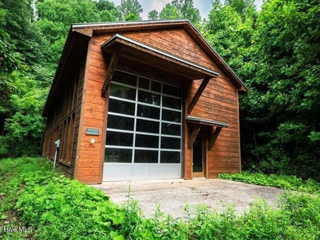 235 Rios Dr, Bryson City, NC 28713