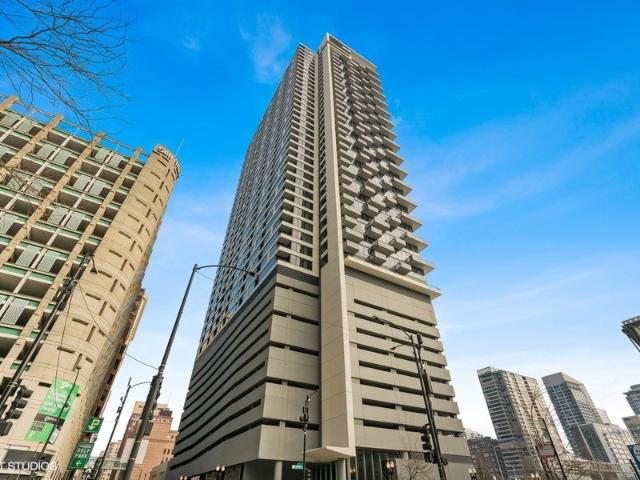 235 W Van Buren St, Unit 1421, Chicago, IL 60607 | MLS #12613 | Compass