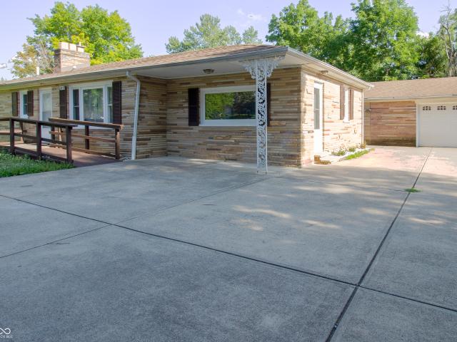 235 W Huntstead Lane