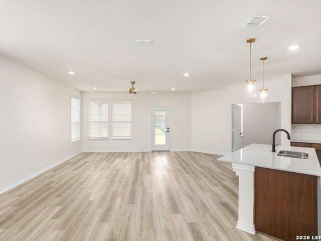 235 W Low Cascade Dr