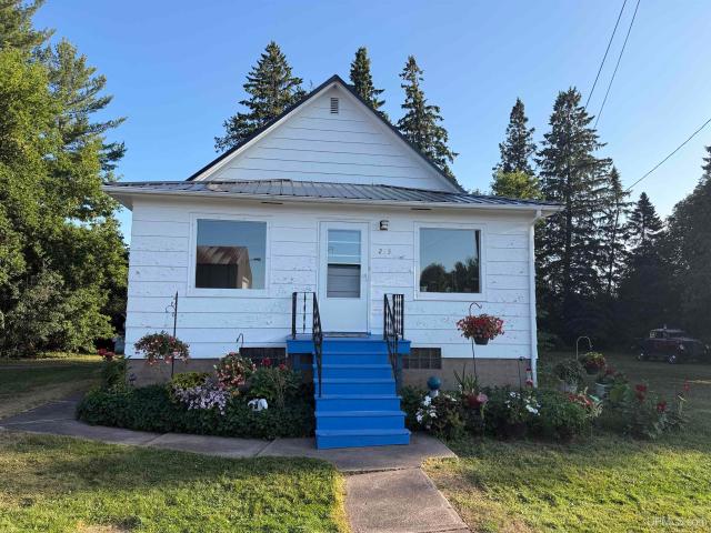 235 W Oak Street
