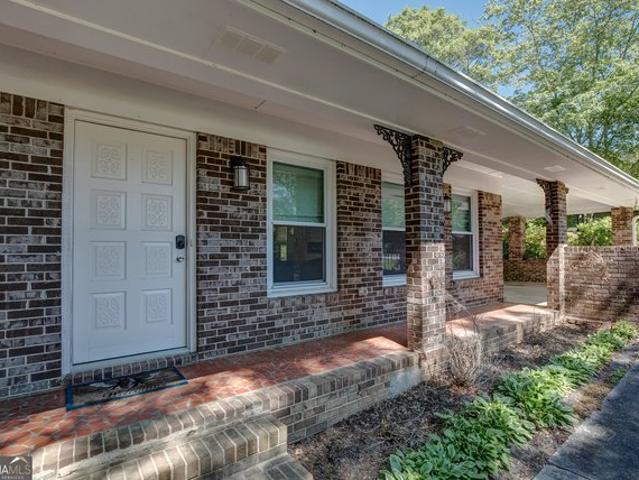 235 Walker Ave, Fayetteville, GA 30215