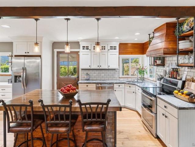 235 Walnut Hills Dr