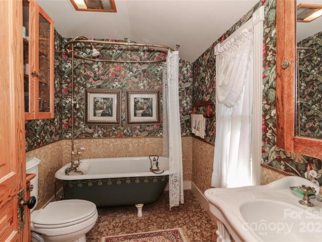 235 Walnut St, Statesville, NC 28677 | MLS #4134