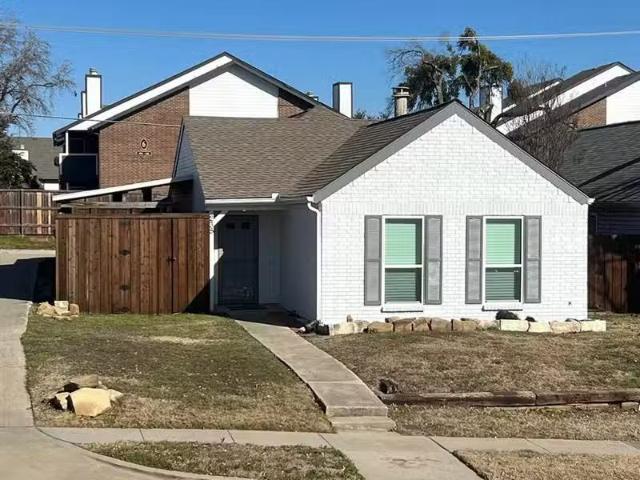 235 Teakwood Ln, Lewisville, TX 75067