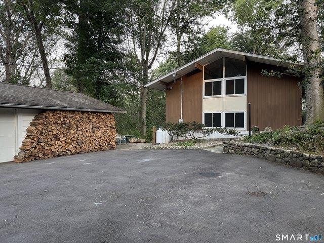 235 Thunder Hill Dr, Stamford, CT 06902