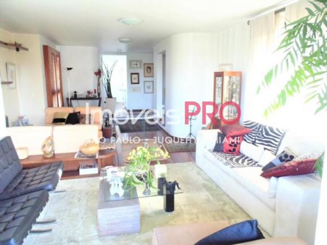 235m² com 4 dormitórios e lazer completo em Moema
