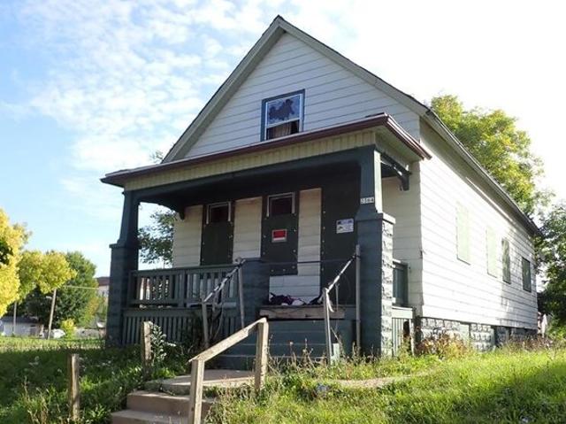 2364 N 21st St, Milwaukee, WI 53206