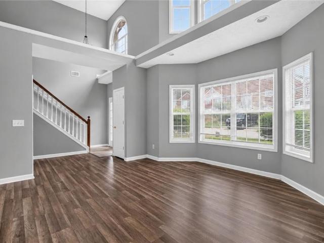 2364 Fallbrook Court