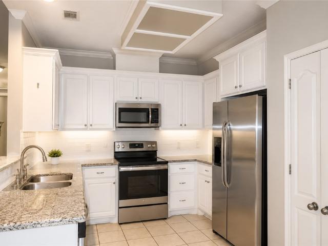 2364 Kendal Green