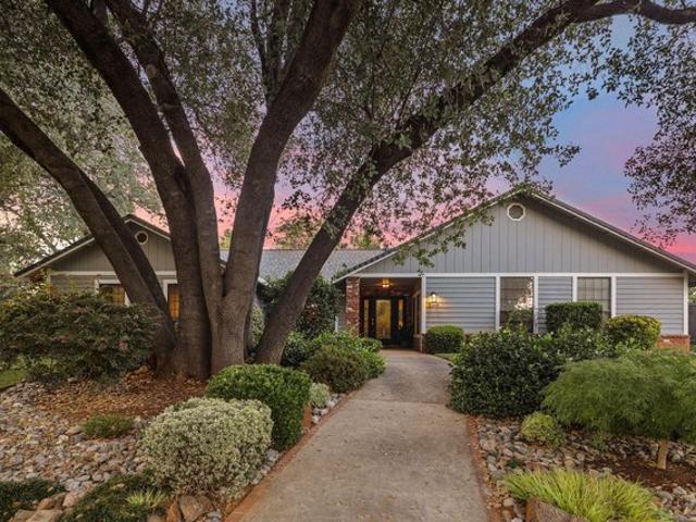 2364 LA Madre Ct, Redding, CA 96002