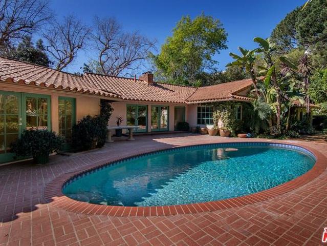 2365 Bowmont Dr, Beverly Hills, CA 90210