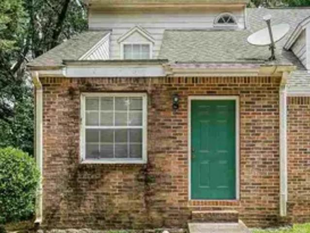 2365 Parrot Ln, 3 beds, 2 full baths