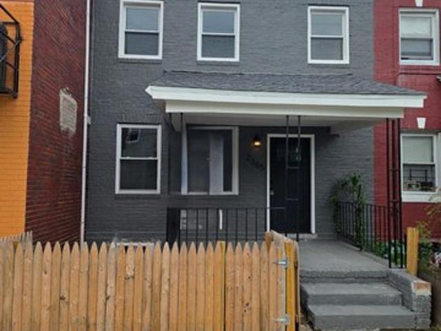 2365 S 8th St, Camden, NJ 08104
