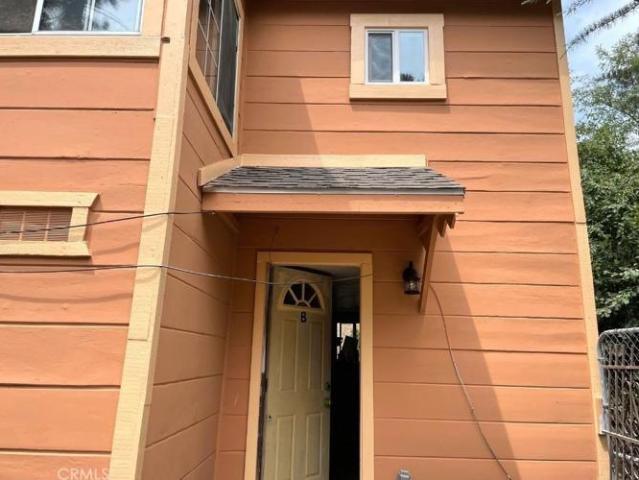 23660 Lake Dr, Crestline, CA 92325