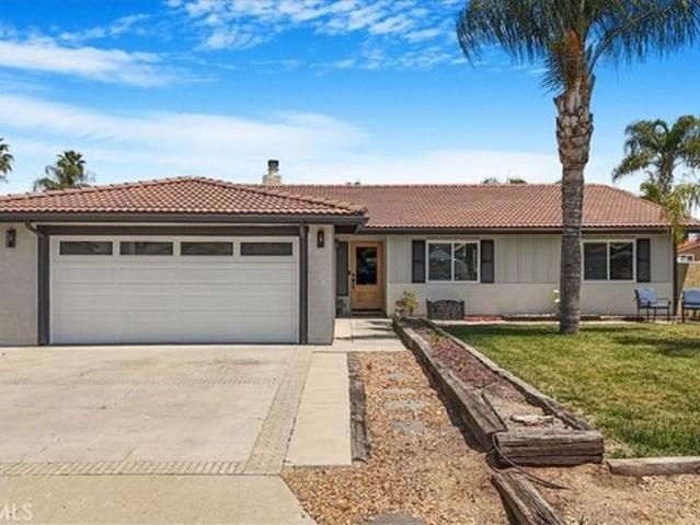 23662 Fair Weather Dr, Canyon Lake, CA 92587
