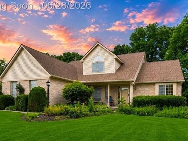 2366 Elkridge Cir, Highland, MI 48356