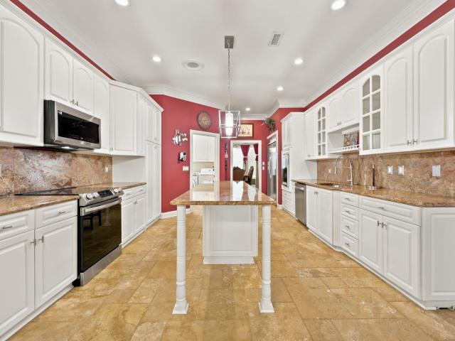 2366 Island Way