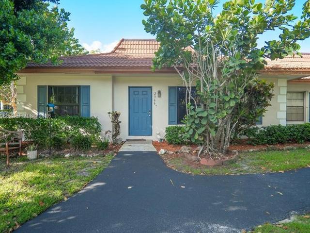2366 SW 70th Way Unit 4, Davie, FL 33317