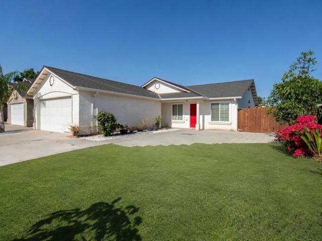 2366 S Sabre Ave, Fresno, CA 93727