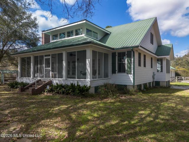 23676 E Dubuisson Road