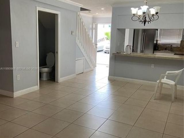 2367 W 74th St Unit 103 2, Hialeah, FL 33016