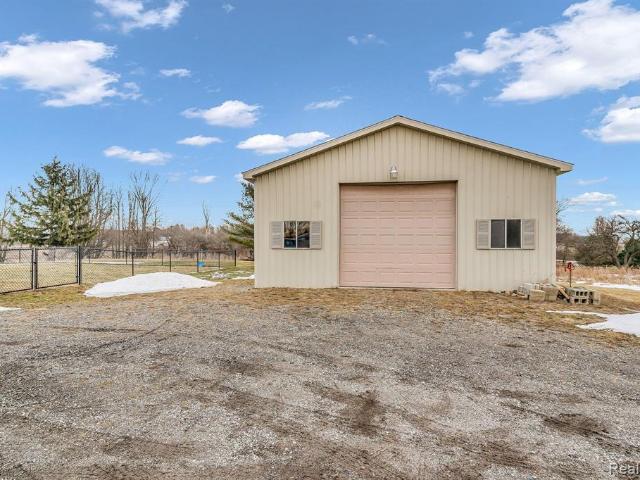 2368 n blacks corners road