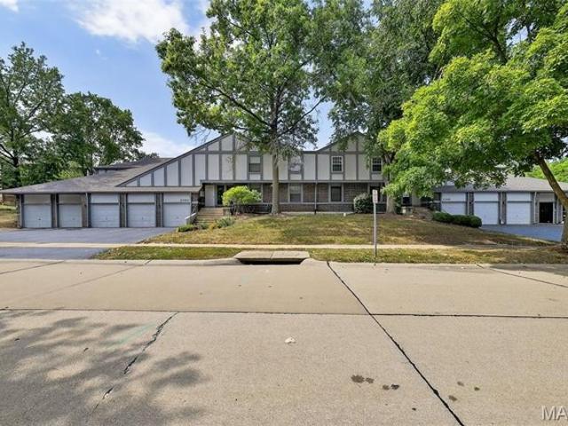 2368 Seven Pines Dr Unit 2, Maryland Heights, MO 63146