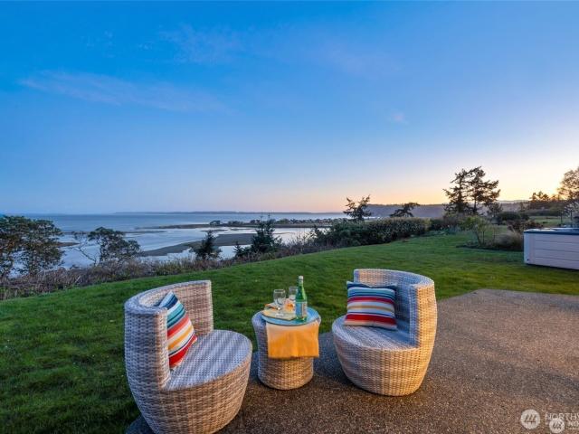 2368 Soundview Drive