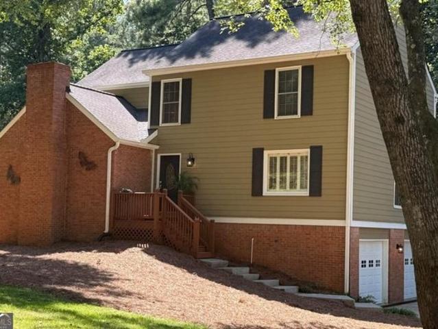 2369 N Forest Dr, Marietta, GA 30062