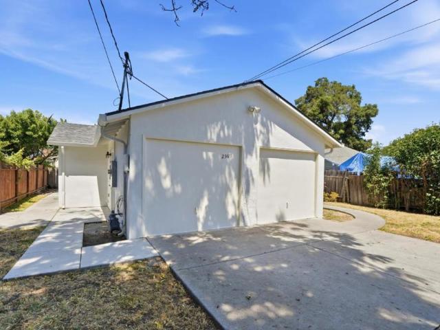 2369 Oakwood Drive