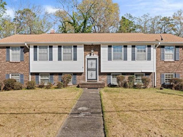 2369 6th St NW, Center Point, AL 35215