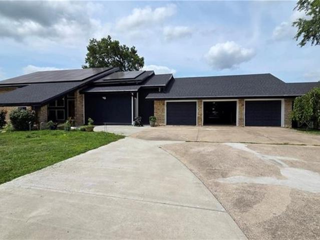 23600 E 88th St, Lee's Summit, MO 64064