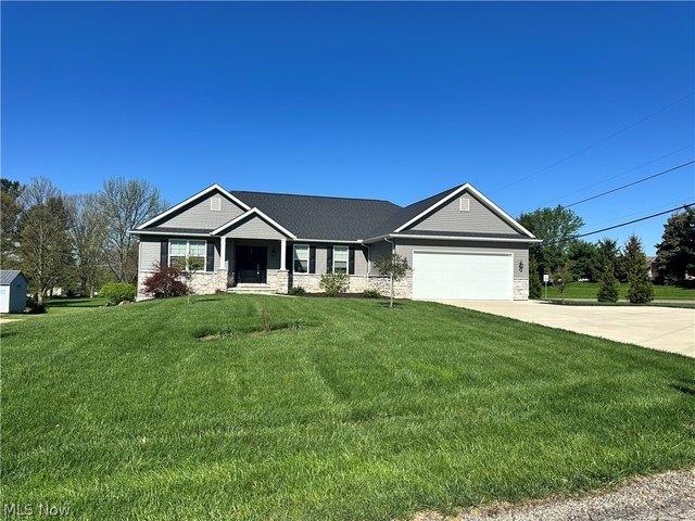 2360 Star Dr, Wooster, OH 44691