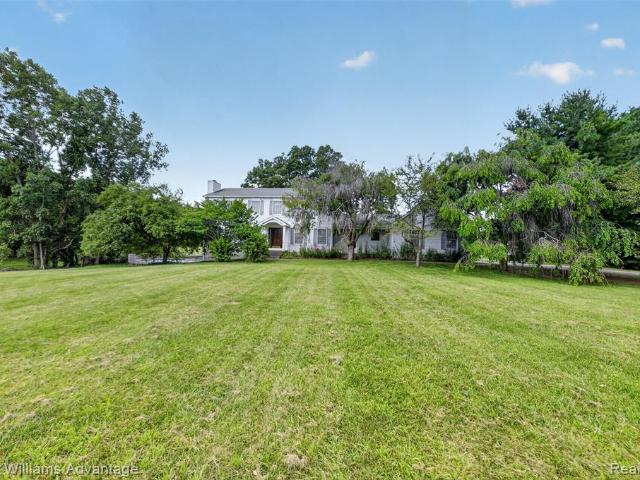 2360 White Birch Trail