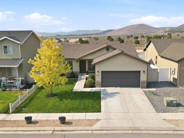 2361 E Ox Yoke Dr, Eagle Mountain, UT 84005