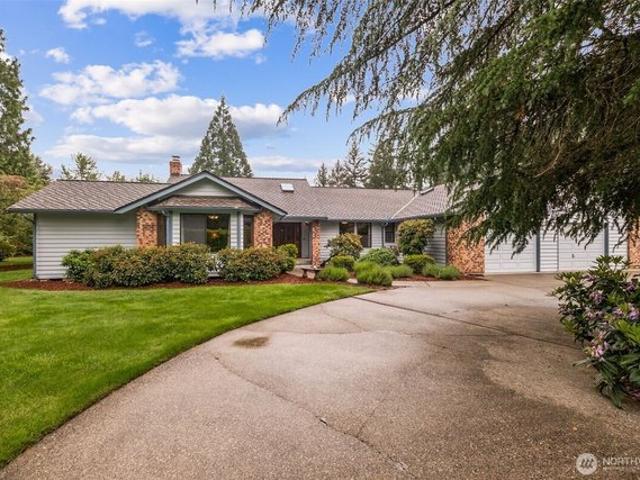 23625 SE 225th St, Maple Valley, WA 98038