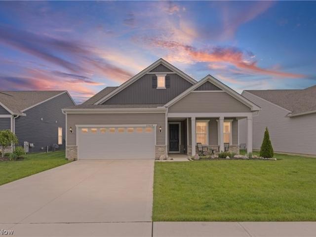 23628 St Andrews Dr, Columbia Station, OH 44028