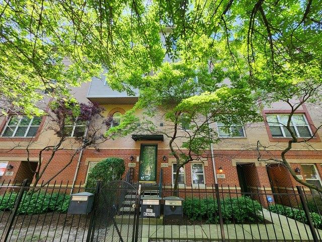 2363 E 70th Pl Unit B, Chicago, IL 60649