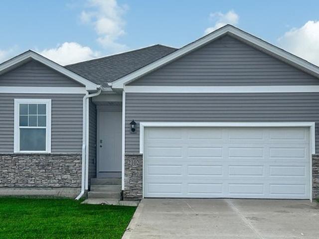 2363 SE Billings Pl, West Des Moines, IA 50265