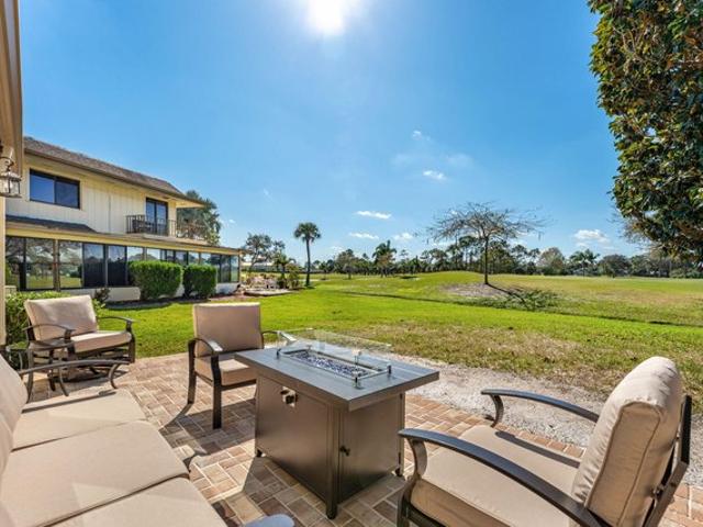 236 Country Club Dr, Melbourne, FL 32940