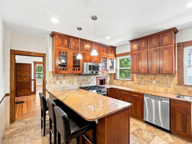236 Concord Ave. Unit 2, Cambridge, US, MA